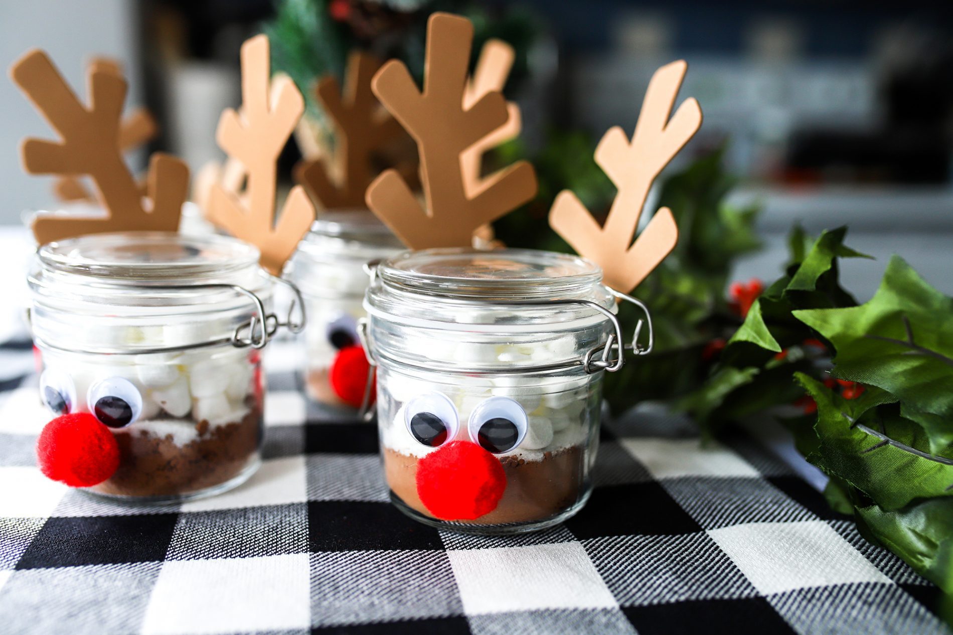 How to Make Hot Cocoa Reindeer Jar - The Super Mom Life